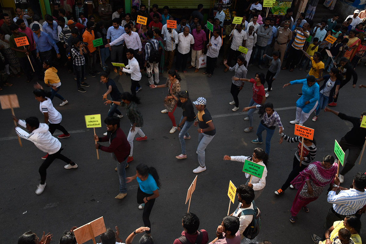 Students of LLA making sure people ‘Vote 100%’ - LLA Outreach